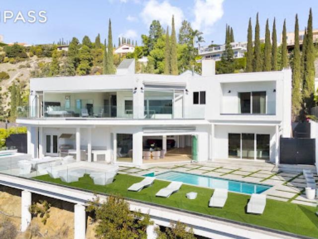House with pool