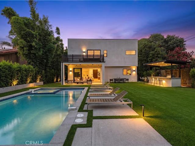 House with pool