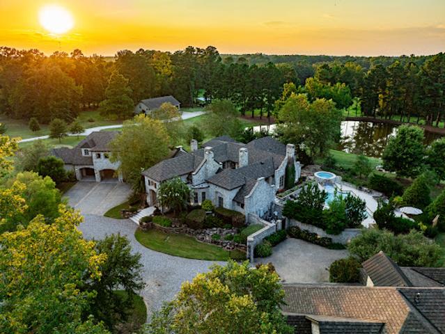 House with pool