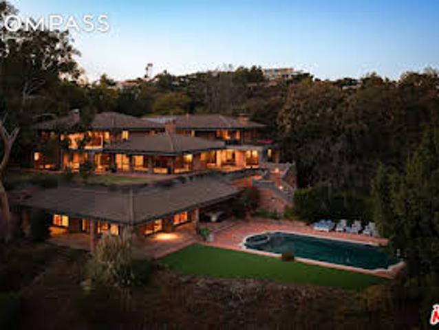 House with pool