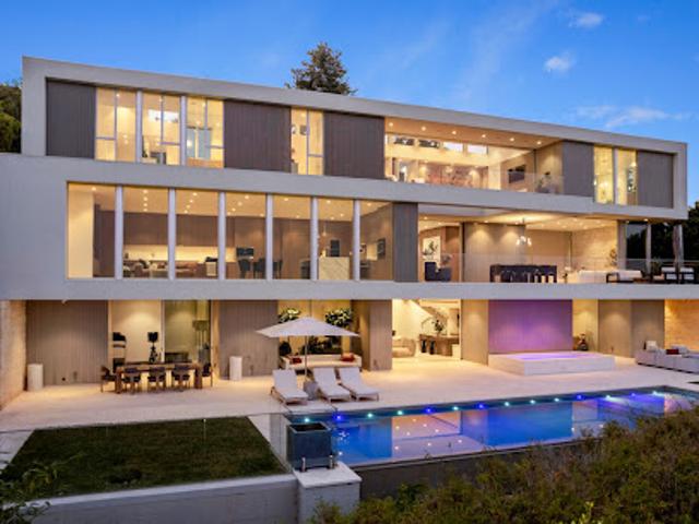House with pool
