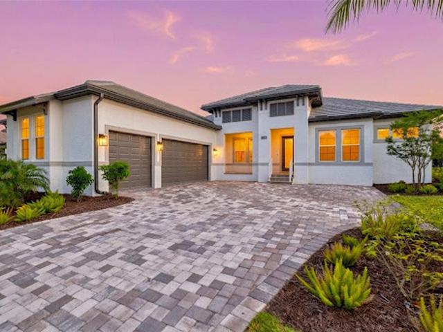 House with pool