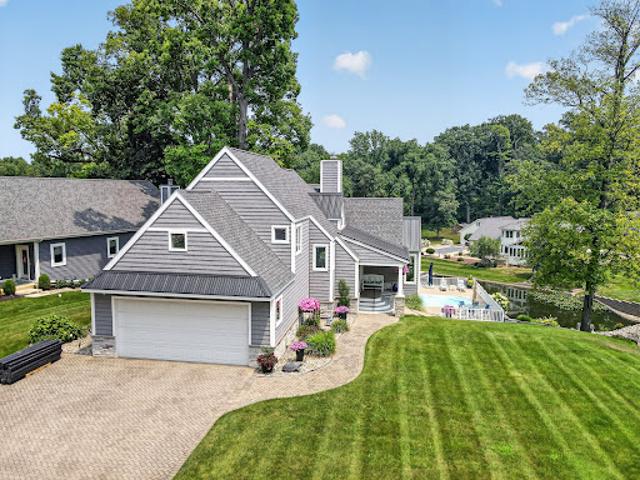 House with pool