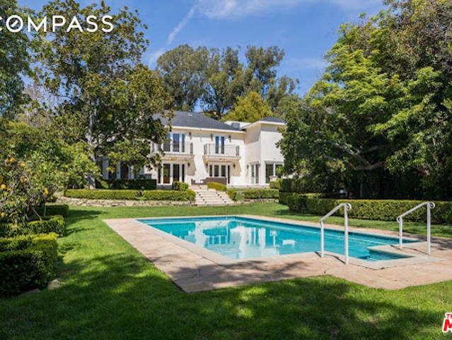 House with pool