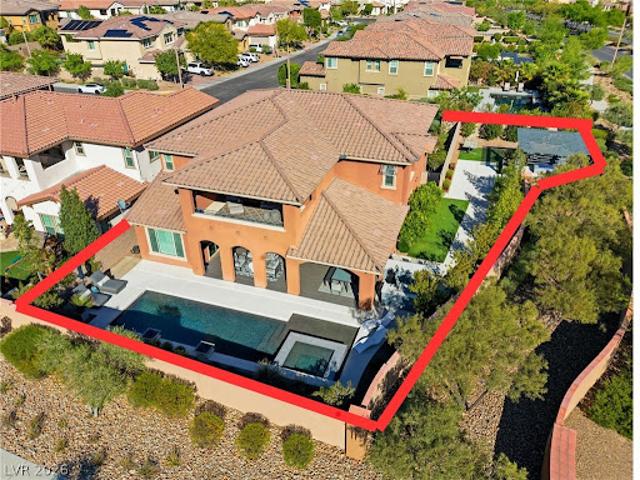 House with pool