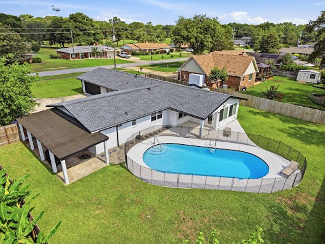 House with pool