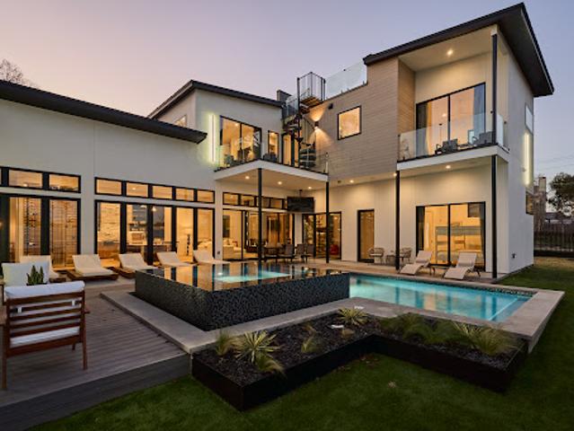House with pool