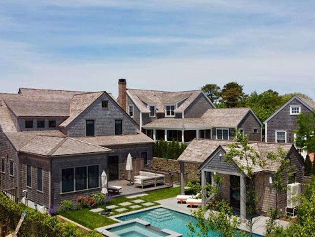House with pool