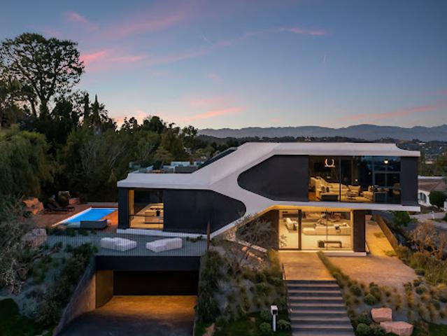 House with pool