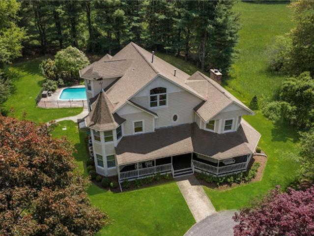 House with pool