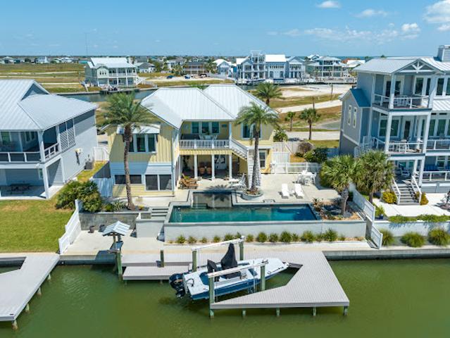House with pool