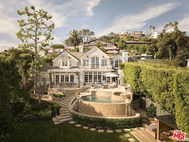 House with pool