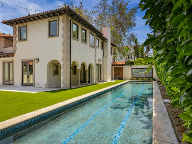 House with pool
