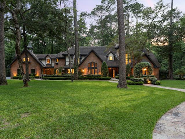House with pool
