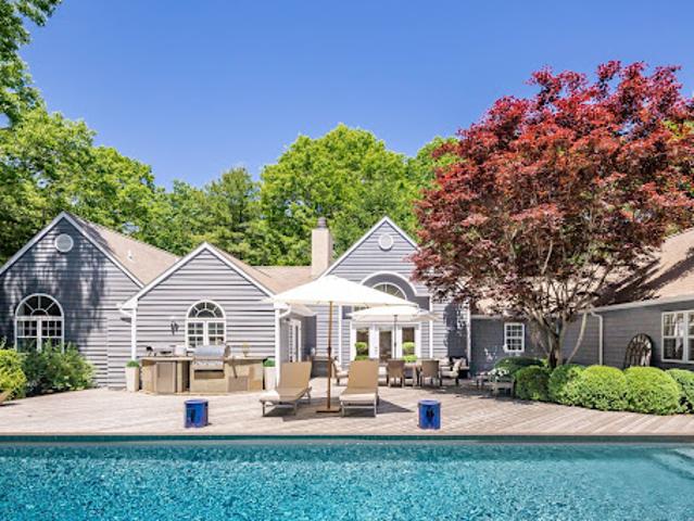 House with pool