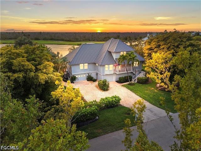 House with pool