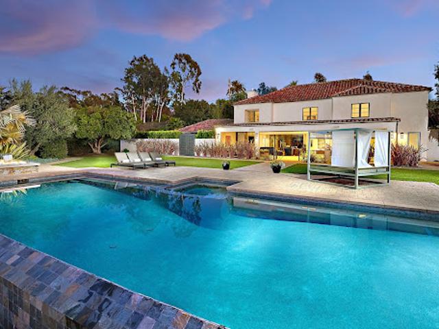 House with pool