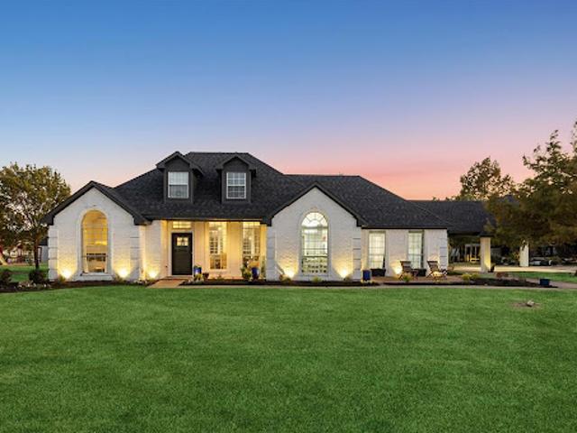 House with pool