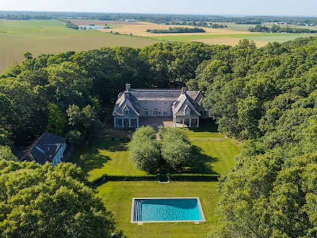 House with pool