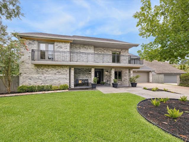 House with pool