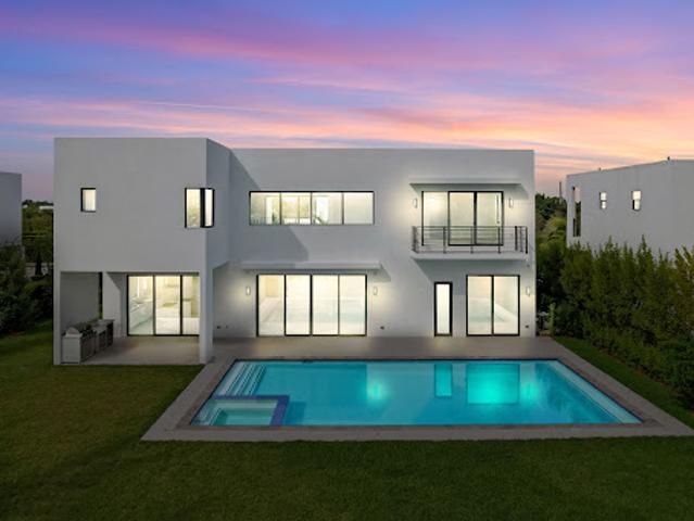 House with pool