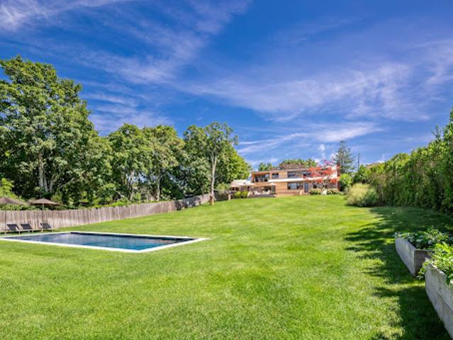 House with pool