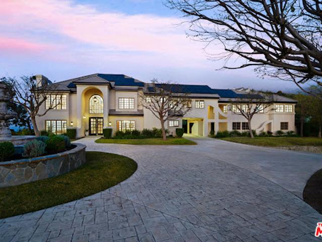 House with pool