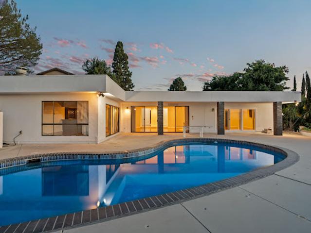 House with pool