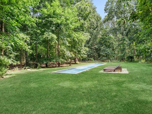 House with pool and garden