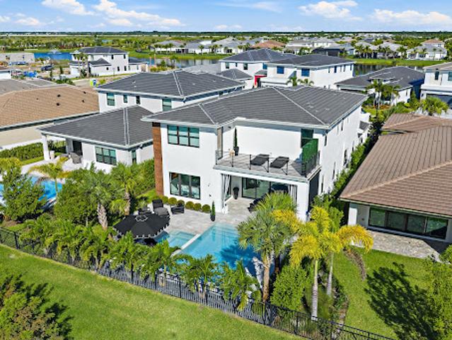 House with pool