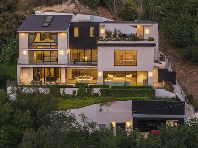 House with pool