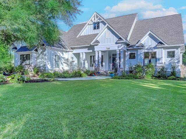 House with pool