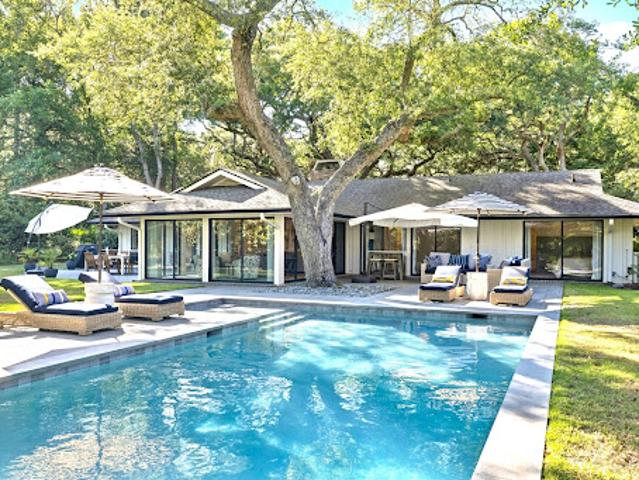 House with pool