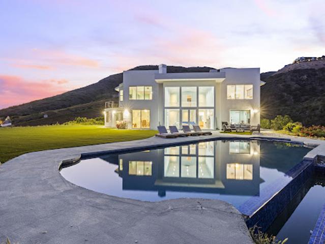 House with pool