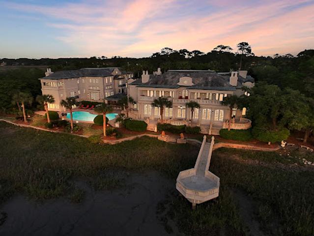 House with pool