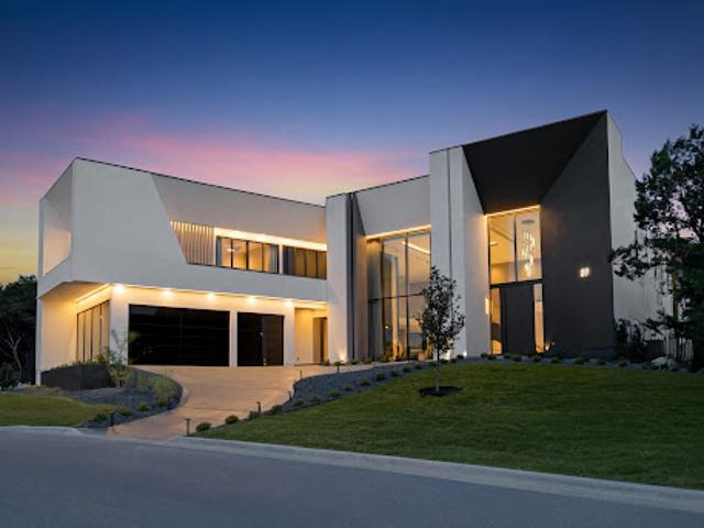 House with pool