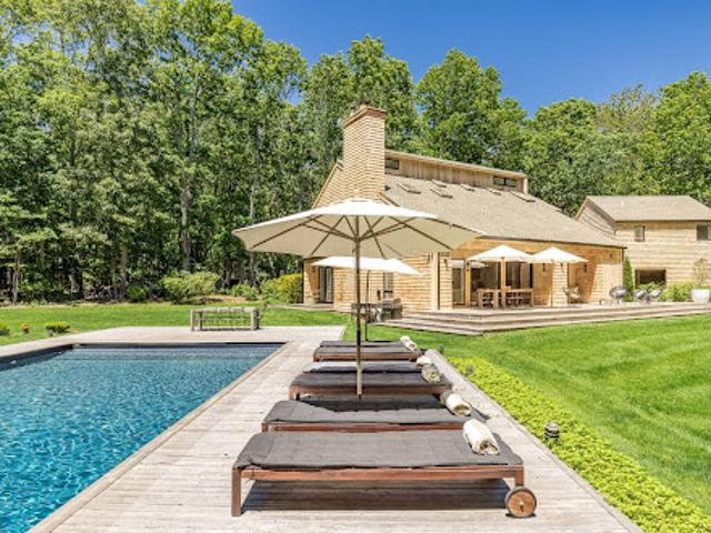 House with pool