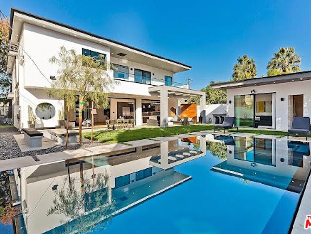 House with pool