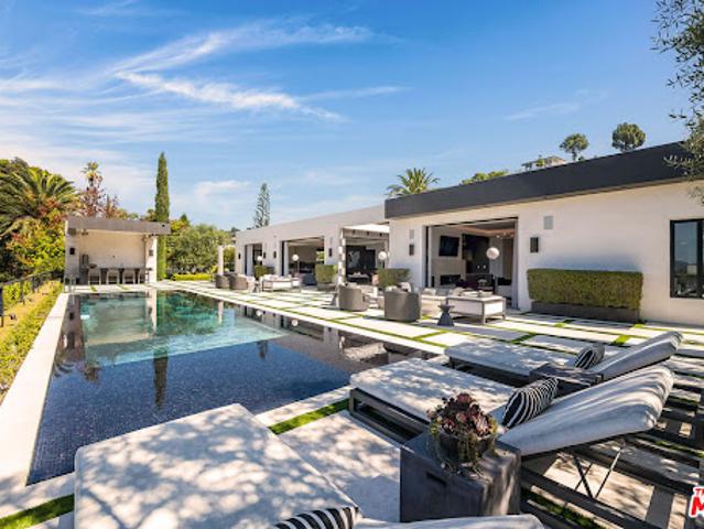 House with pool