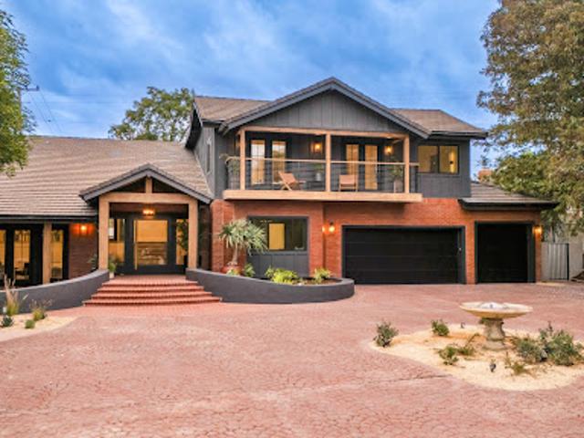 House with pool