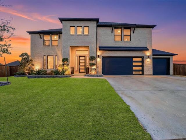 House with pool