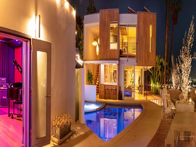House with pool