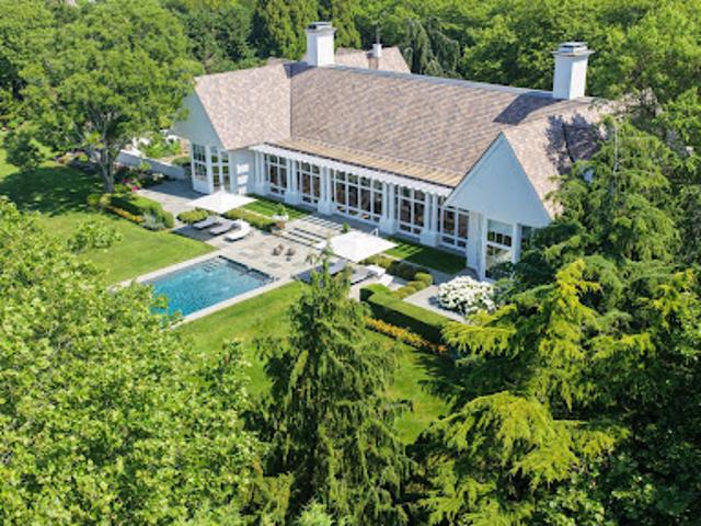 House with pool