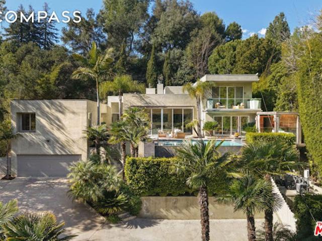 House with pool