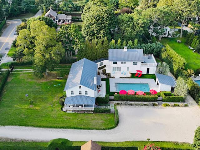 House with pool