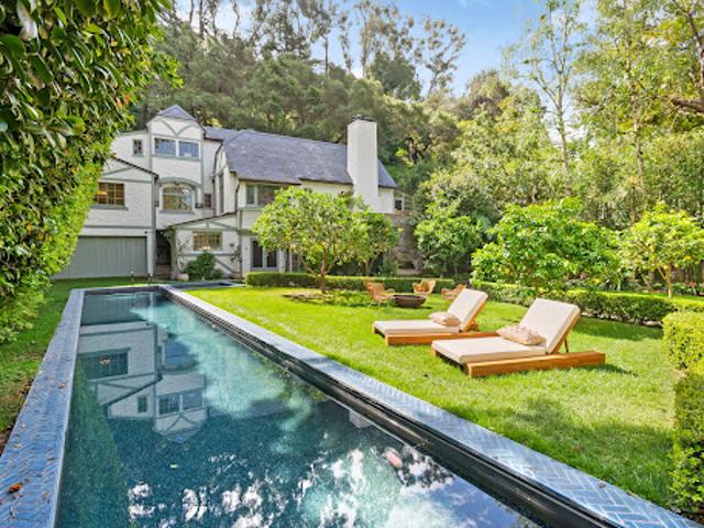 House with pool