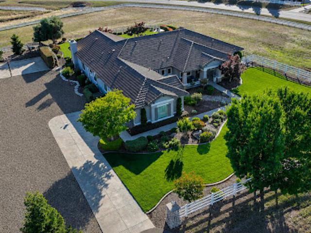 House with pool