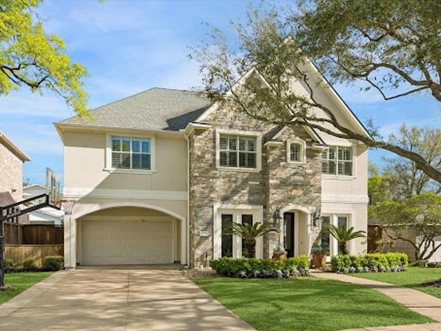 House with pool