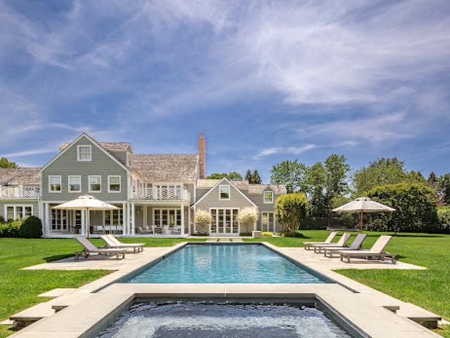 House with pool
