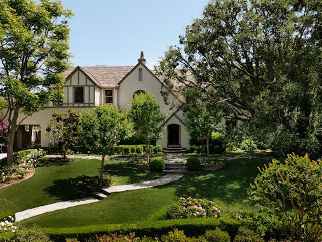House with pool